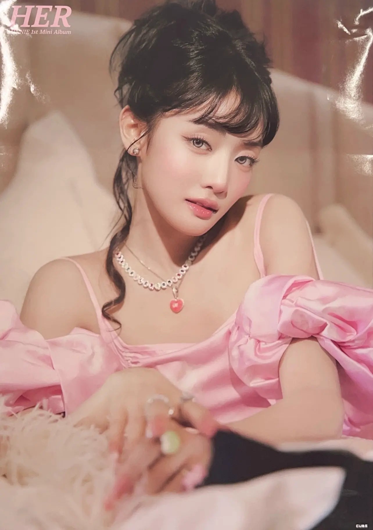 Minnie 1st Mini Album HER (LP) Official Poster - Photo Concept 1 ...